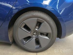 Blue Tesla Model 3 2021 in Riga, with an engine capacity of 0.00 L and mileage of 106 thousand km for 26990 €, photo 11 on AUTOMOTO.COM.LV