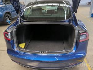 Blue Tesla Model 3 2021 in Riga, with an engine capacity of 0.00 L and mileage of 106 thousand km for 26990 €, photo 13 on AUTOMOTO.COM.LV