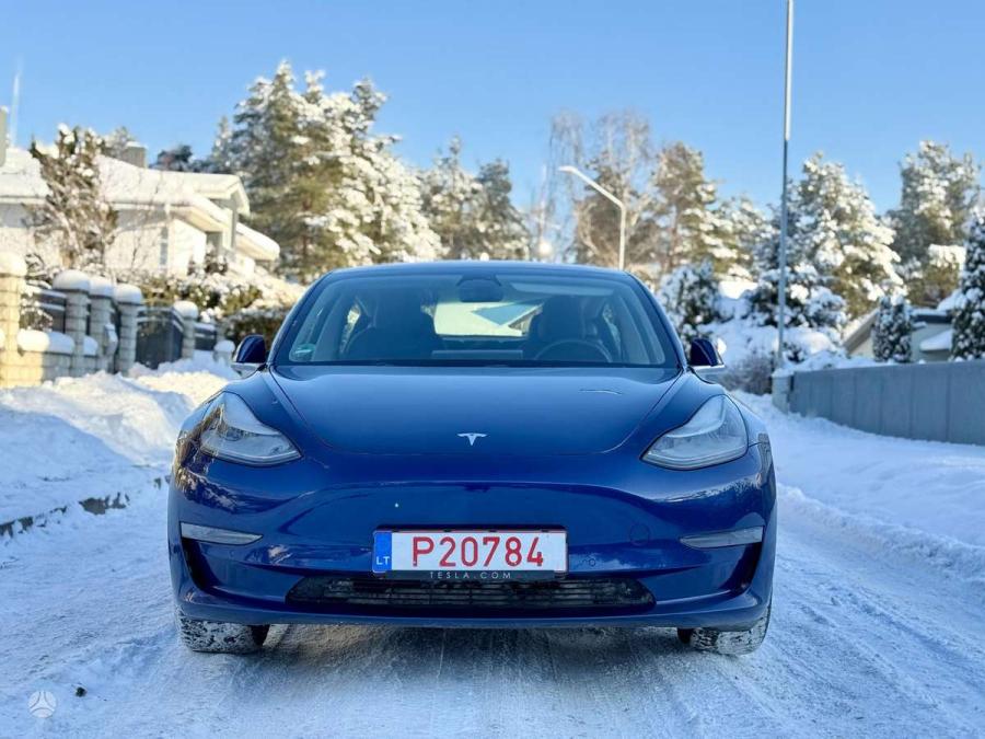 Blue Tesla Model 3 2019 in Vilnius, with an engine capacity of 0.00 L and mileage of 241 thousand km for 13989 €, photo 3 on AUTOMOTO.COM.LV