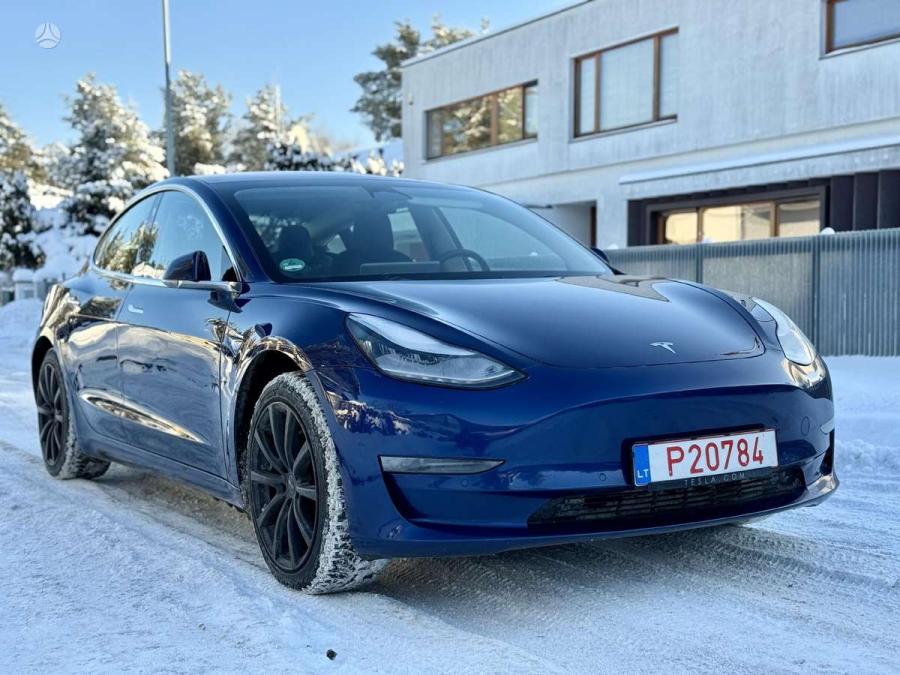 Blue Tesla Model 3 2019 in Vilnius, with an engine capacity of 0.00 L and mileage of 241 thousand km for 13989 €, photo 4 on AUTOMOTO.COM.LV