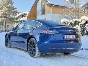Blue Tesla Model 3 2019 in Vilnius, with an engine capacity of 0.00 L and mileage of 241 thousand km for 13989 €, photo 8 on AUTOMOTO.COM.LV