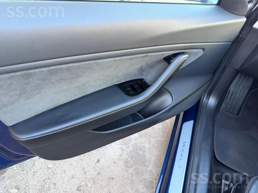 Zils Tesla Model 3 2019 Rīga, ar dzinēja tilpumu 0.00 L un nobraukumu 128 tūkst. km par 17300 €, foto 4 vietnē AUTOMOTO.COM.LV