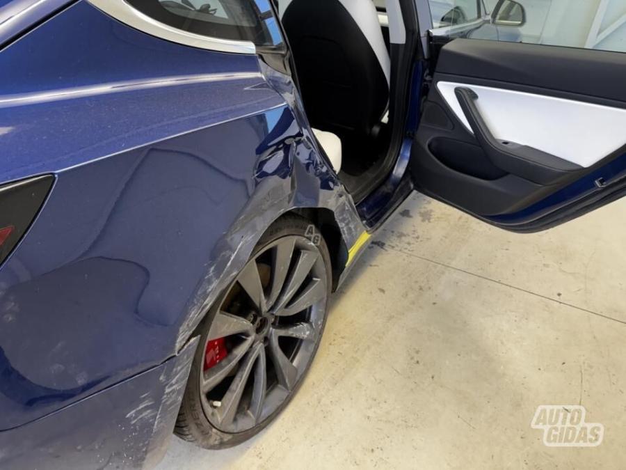 Zils Tesla Model 3 2020 Radviliškis, ar dzinēja tilpumu 0.00 L un nobraukumu 101 tūkst. km par 14950 €, foto 21 vietnē AUTOMOTO.COM.LV