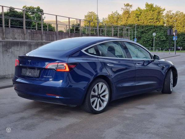 Zils Tesla Model 3 2020 Viļņa, ar dzinēja tilpumu 0.00 L un nobraukumu 190 tūkst. km par 18700 €, foto 3 vietnē AUTOMOTO.COM.LV