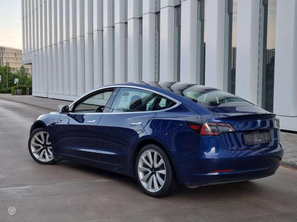 Zils Tesla Model 3 2020 Viļņa, ar dzinēja tilpumu 0.00 L un nobraukumu 190 tūkst. km par 18700 €, foto 5 vietnē AUTOMOTO.COM.LV