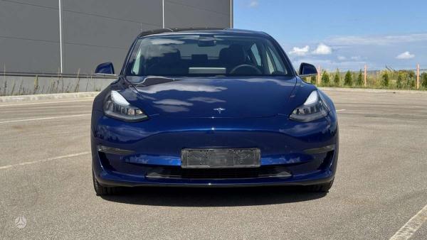 Blue Tesla Model 3 2020 in Vilnius, with an engine capacity of 0.00 L and mileage of 191 thousand km for 18500 €, photo 3 on AUTOMOTO.COM.LV