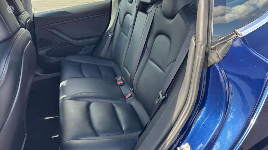 Blue Tesla Model 3 2020 in Vilnius, with an engine capacity of 0.00 L and mileage of 191 thousand km for 18500 €, photo 13 on AUTOMOTO.COM.LV