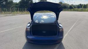 Blue Tesla Model 3 2020 in Vilnius, with an engine capacity of 0.00 L and mileage of 191 thousand km for 18500 €, photo 15 on AUTOMOTO.COM.LV