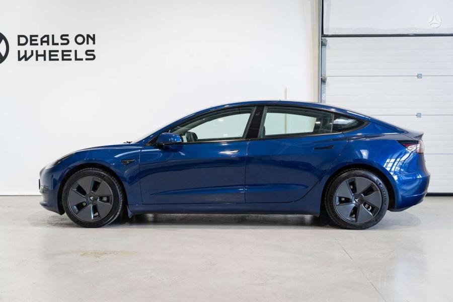 Blue Tesla Model 3 2021 in Vilnius, with an engine capacity of 0.00 L and mileage of 63 thousand km for 22500 €, photo 5 on AUTOMOTO.COM.LV
