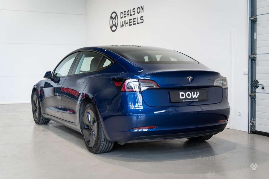 Blue Tesla Model 3 2021 in Vilnius, with an engine capacity of 0.00 L and mileage of 63 thousand km for 22500 €, photo 7 on AUTOMOTO.COM.LV