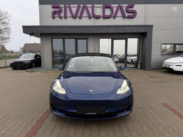 Zils Tesla Model 3 2022 Šauļi, ar dzinēja tilpumu 0.00 L un nobraukumu 63 tūkst. km par 25990 €, foto 1 vietnē AUTOMOTO.COM.LV
