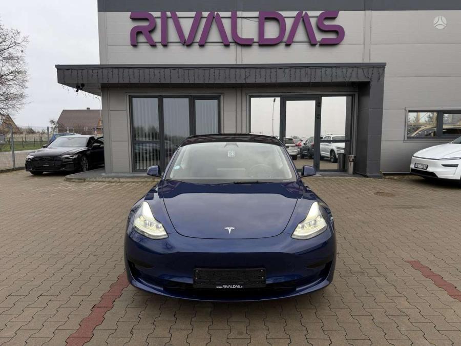 Zils Tesla Model 3 2022 Šauļi, ar dzinēja tilpumu 0.00 L un nobraukumu 63 tūkst. km par 25990 €, foto 1 vietnē AUTOMOTO.COM.LV