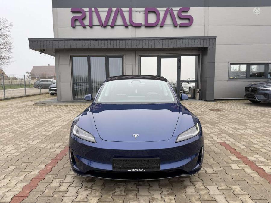 Zils Tesla Model 3 2024 Šauļi, ar dzinēja tilpumu 0.00 L un nobraukumu 7 tūkst. km par 52990 €, foto 1 vietnē AUTOMOTO.COM.LV