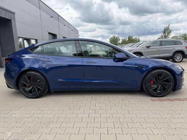 Zils Tesla Model 3 2024 Šauļi, ar dzinēja tilpumu 0.00 L un nobraukumu 15 tūkst. km par 51990 €, foto 4 vietnē AUTOMOTO.COM.LV