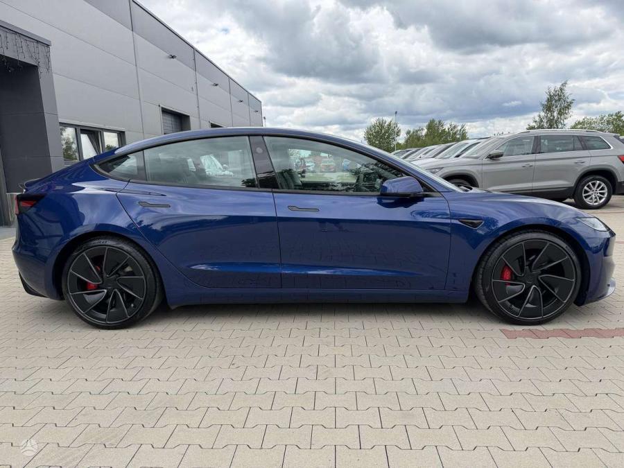 Zils Tesla Model 3 2024 Šauļi, ar dzinēja tilpumu 0.00 L un nobraukumu 15 tūkst. km par 51990 €, foto 5 vietnē AUTOMOTO.COM.LV