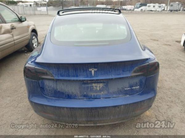 Blue Tesla Model 3 2018 in Tallinn, with an engine capacity of 0.00 L and mileage of 164 thousand km for 15000 €, photo 4 on AUTOMOTO.COM.LV
