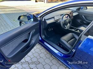 Blue Tesla Model 3 2019 in Tartu, with an engine capacity of 0.00 L and mileage of 140 thousand km for 23999 €, photo 8 on AUTOMOTO.COM.LV