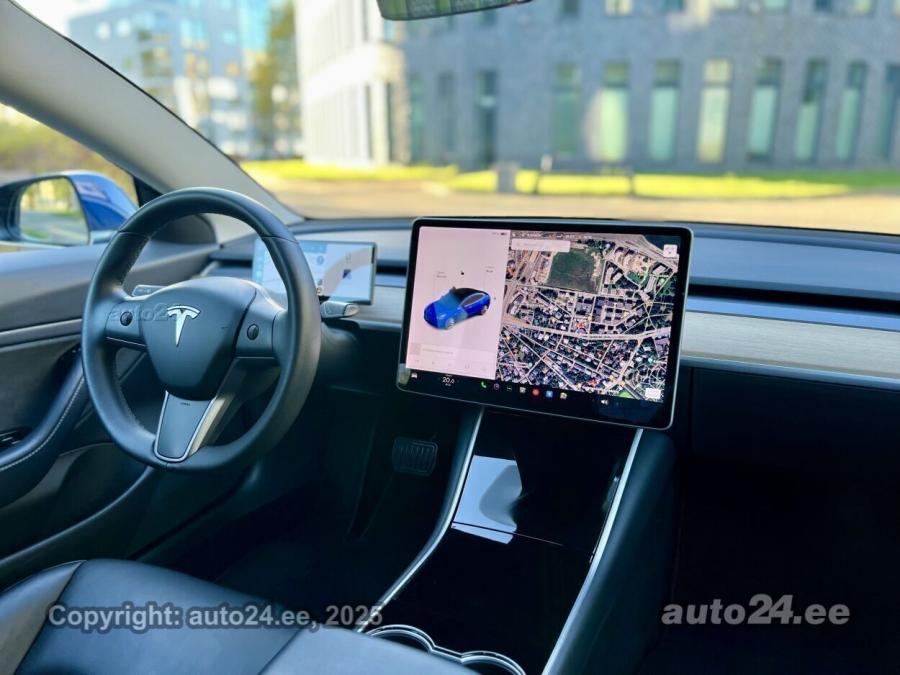 Blue Tesla Model 3 2019 in Tartu, with an engine capacity of 0.00 L and mileage of 140 thousand km for 23999 €, photo 12 on AUTOMOTO.COM.LV