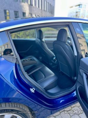 Blue Tesla Model 3 2019 in Tartu, with an engine capacity of 0.00 L and mileage of 140 thousand km for 23999 €, photo 14 on AUTOMOTO.COM.LV