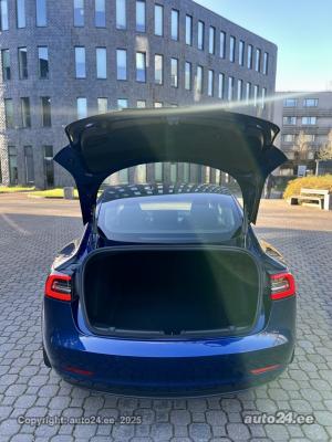 Blue Tesla Model 3 2019 in Tartu, with an engine capacity of 0.00 L and mileage of 140 thousand km for 23999 €, photo 24 on AUTOMOTO.COM.LV