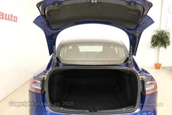 Zils Tesla Model 3 2019 Tallina, ar dzinēja tilpumu 0.00 L un nobraukumu 158 tūkst. km par 22900 €, foto 11 vietnē AUTOMOTO.COM.LV