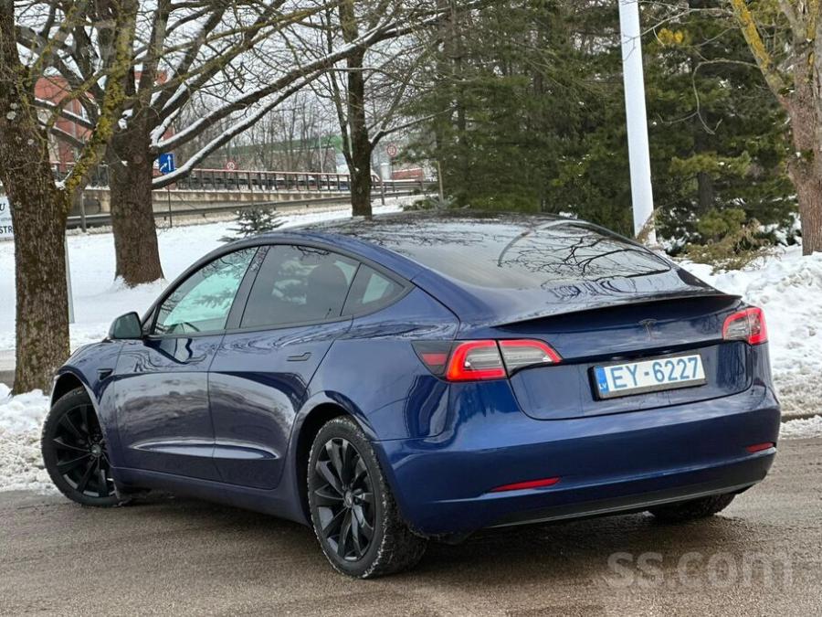 Blue Tesla Model 3 2019 in Riga, with an engine capacity of 0.00 L and mileage of 86 thousand km for 21950 €, photo 4 on AUTOMOTO.COM.LV
