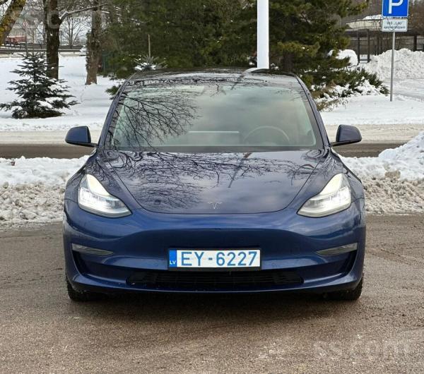 Blue Tesla Model 3 2019 in Riga, with an engine capacity of 0.00 L and mileage of 86 thousand km for 21950 €, photo 8 on AUTOMOTO.COM.LV