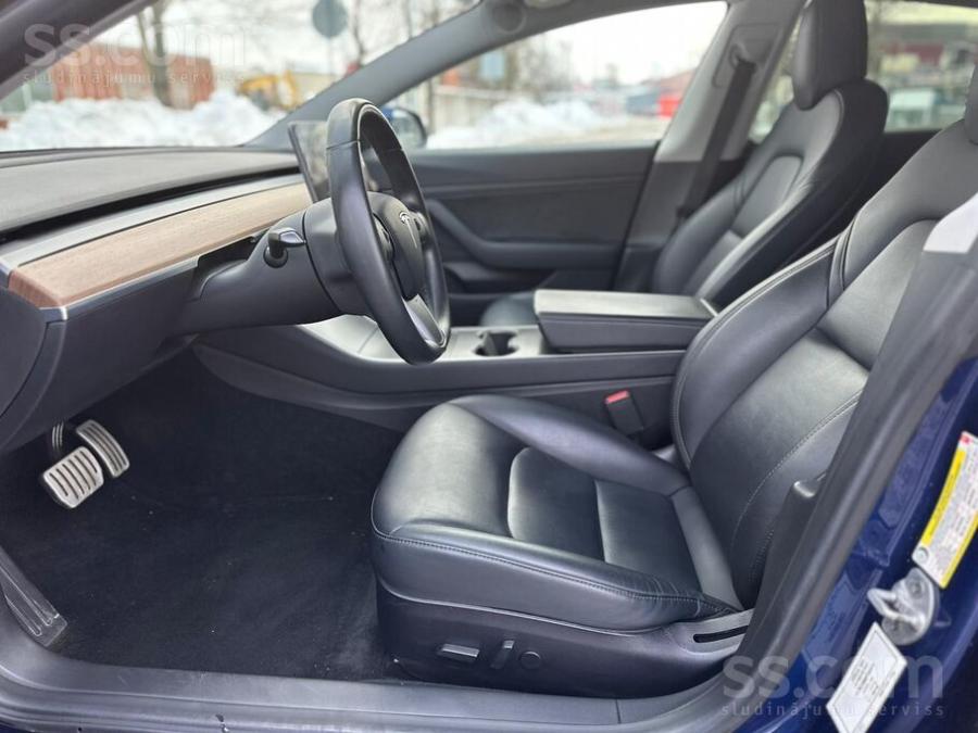 Blue Tesla Model 3 2019 in Riga, with an engine capacity of 0.00 L and mileage of 86 thousand km for 21950 €, photo 9 on AUTOMOTO.COM.LV