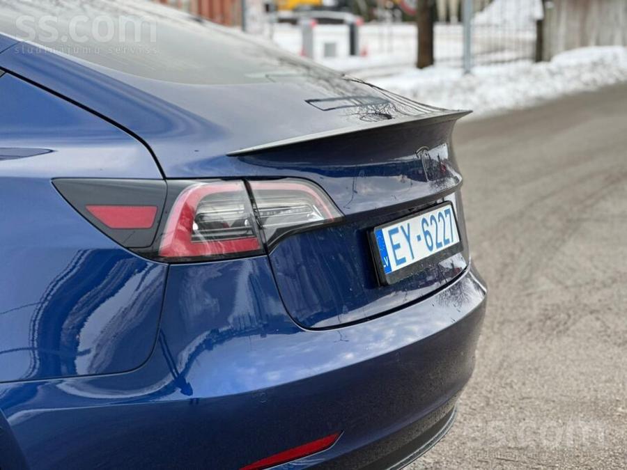 Blue Tesla Model 3 2019 in Riga, with an engine capacity of 0.00 L and mileage of 86 thousand km for 21950 €, photo 27 on AUTOMOTO.COM.LV