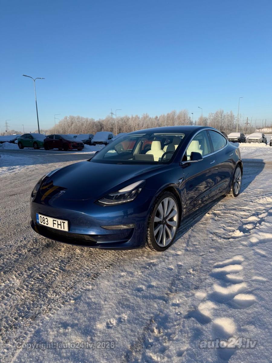 Blue Tesla Model 3 2019 in Tallinn, with an engine capacity of 0.00 L and mileage of 104 thousand km for 23499 €, photo 2 on AUTOMOTO.COM.LV