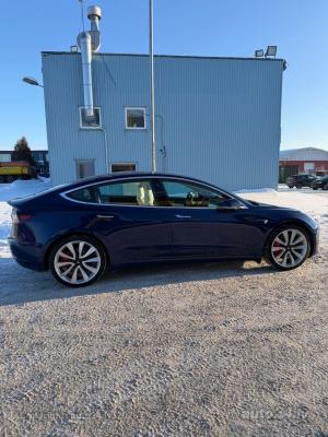 Blue Tesla Model 3 2019 in Tallinn, with an engine capacity of 0.00 L and mileage of 104 thousand km for 23499 €, photo 6 on AUTOMOTO.COM.LV