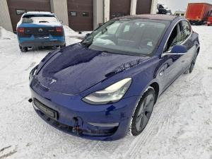 Blue Tesla Model 3 2019 in Marijampole, with an engine capacity of 0.00 L and mileage of 172 thousand km for 9300 €, photo 2 on AUTOMOTO.COM.LV
