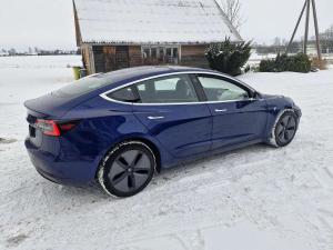 Blue Tesla Model 3 2019 in Marijampole, with an engine capacity of 0.00 L and mileage of 172 thousand km for 9300 €, photo 6 on AUTOMOTO.COM.LV