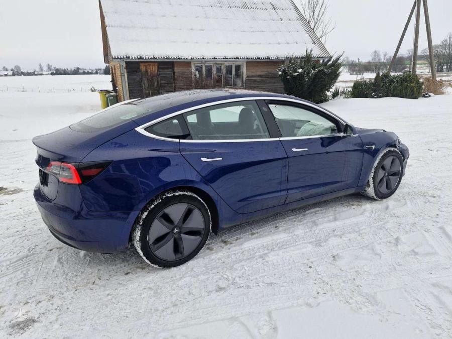 Blue Tesla Model 3 2019 in Marijampole, with an engine capacity of 0.00 L and mileage of 172 thousand km for 9300 €, photo 6 on AUTOMOTO.COM.LV