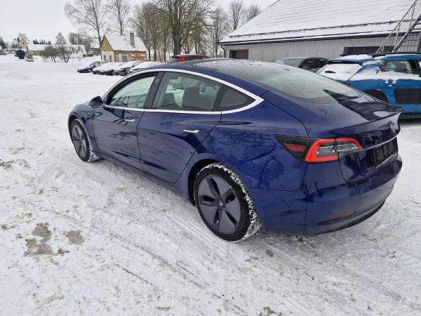 Zils Tesla Model 3 2019 Marijampole, ar dzinēja tilpumu 0.00 L un nobraukumu 172 tūkst. km par 9300 €, foto 8 vietnē AUTOMOTO.COM.LV