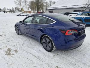 Blue Tesla Model 3 2019 in Marijampole, with an engine capacity of 0.00 L and mileage of 172 thousand km for 9300 €, photo 8 on AUTOMOTO.COM.LV