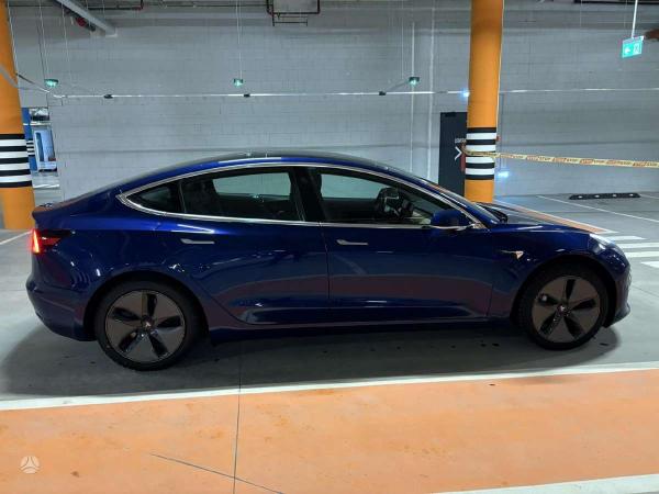 Blue Tesla Model 3 2019 in Vilnius, with an engine capacity of 0.00 L and mileage of 197 thousand km for 13850 €, photo 5 on AUTOMOTO.COM.LV