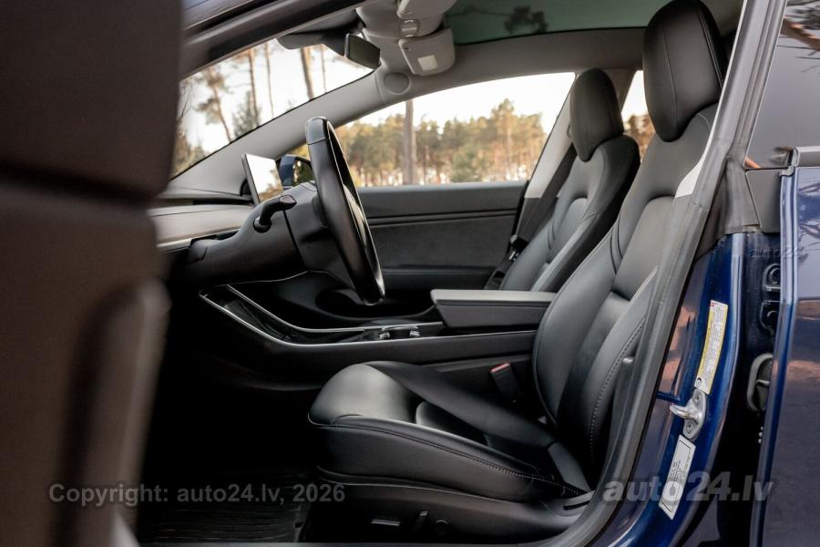 Blue Tesla Model 3 2019 in Parnu, with an engine capacity of 0.00 L and mileage of 86 thousand km for 22500 €, photo 10 on AUTOMOTO.COM.LV
