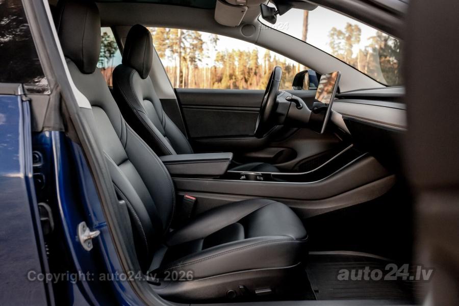 Blue Tesla Model 3 2019 in Parnu, with an engine capacity of 0.00 L and mileage of 86 thousand km for 22500 €, photo 12 on AUTOMOTO.COM.LV