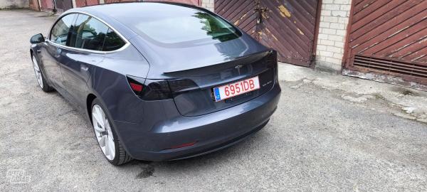 Blue Tesla Model 3 2019 in Kaunas, with an engine capacity of 0.00 L and mileage of 108 thousand km for 19400 €, photo 4 on AUTOMOTO.COM.LV