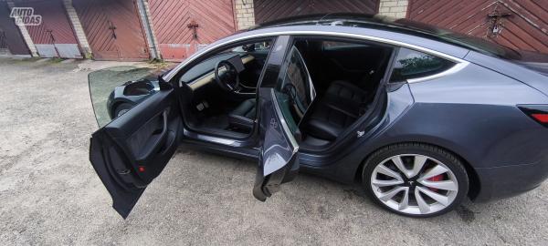 Blue Tesla Model 3 2019 in Kaunas, with an engine capacity of 0.00 L and mileage of 108 thousand km for 19400 €, photo 8 on AUTOMOTO.COM.LV