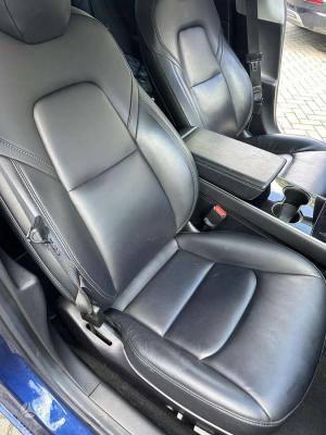Blue Tesla Model 3 2019 in Silute, with an engine capacity of 0.00 L and mileage of 190 thousand km for 17900 €, photo 11 on AUTOMOTO.COM.LV
