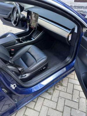 Blue Tesla Model 3 2019 in Silute, with an engine capacity of 0.00 L and mileage of 190 thousand km for 17900 €, photo 13 on AUTOMOTO.COM.LV