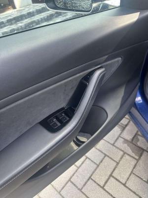 Blue Tesla Model 3 2019 in Silute, with an engine capacity of 0.00 L and mileage of 190 thousand km for 17900 €, photo 15 on AUTOMOTO.COM.LV