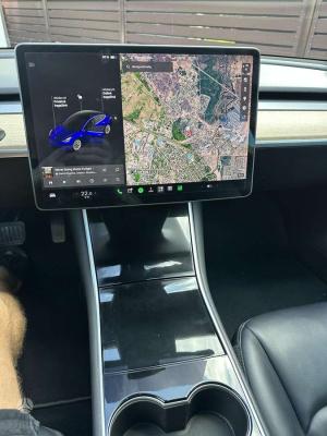 Blue Tesla Model 3 2019 in Silute, with an engine capacity of 0.00 L and mileage of 190 thousand km for 17900 €, photo 20 on AUTOMOTO.COM.LV