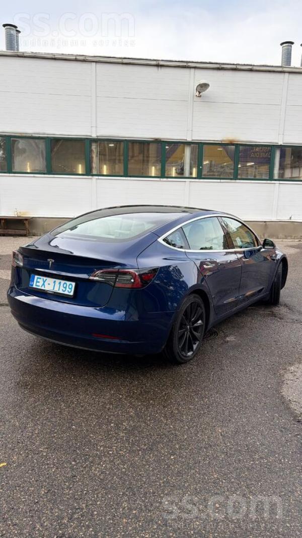 Zils Tesla Model 3 2019 Ogre, ar dzinēja tilpumu 0.00 L un nobraukumu 107 tūkst. km par 20500 €, foto 2 vietnē AUTOMOTO.COM.LV