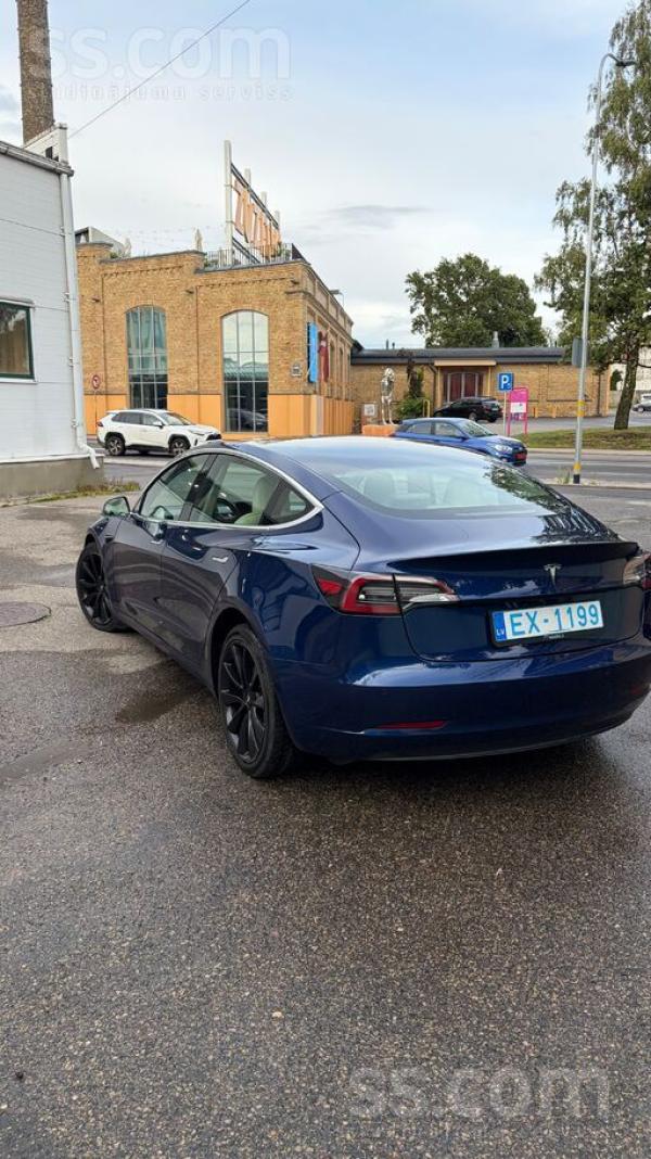 Blue Tesla Model 3 2019 in Ogre, with an engine capacity of 0.00 L and mileage of 107 thousand km for 20500 €, photo 4 on AUTOMOTO.COM.LV