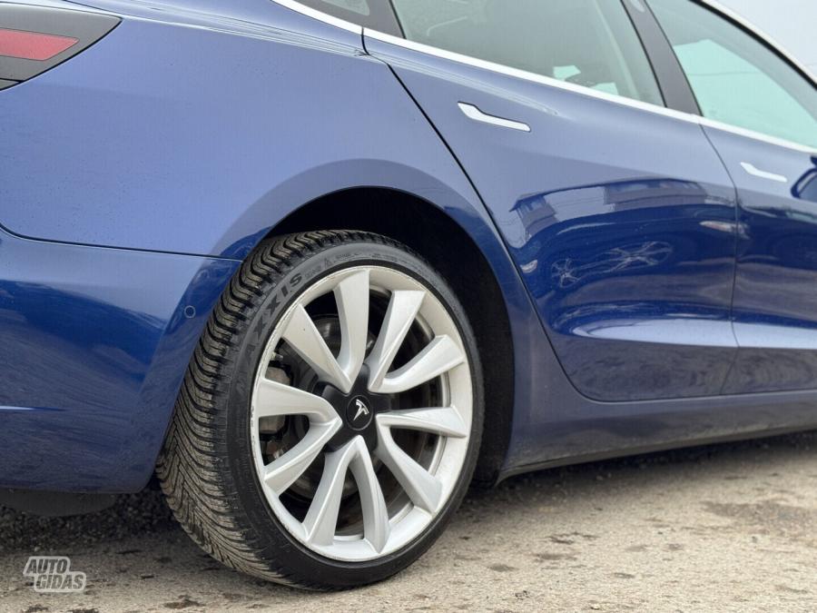 Blue Tesla Model 3 2020 in Vilnius, with an engine capacity of 0.00 L and mileage of 182 thousand km for 18950 €, photo 17 on AUTOMOTO.COM.LV