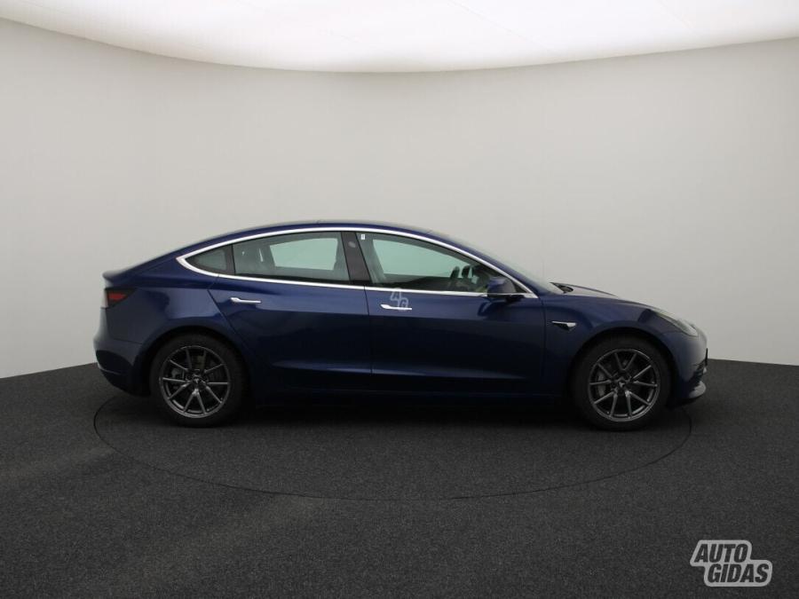 Blue Tesla Model 3 2020 in Vilnius, with an engine capacity of 0.00 L and mileage of 161 thousand km for 18699 €, photo 9 on AUTOMOTO.COM.LV