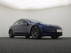 Blue Tesla Model 3 2020 in Vilnius, with an engine capacity of 0.00 L and mileage of 161 thousand km for 18699 €, photo 11 on AUTOMOTO.COM.LV